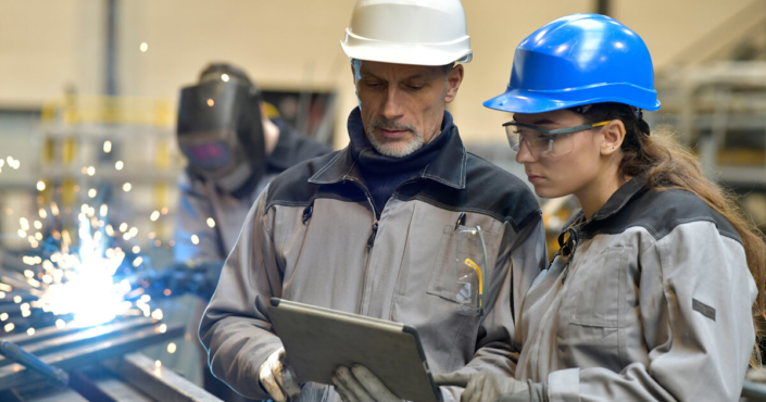 How to Improve Manufacturing Employee Onboarding - Augmentir